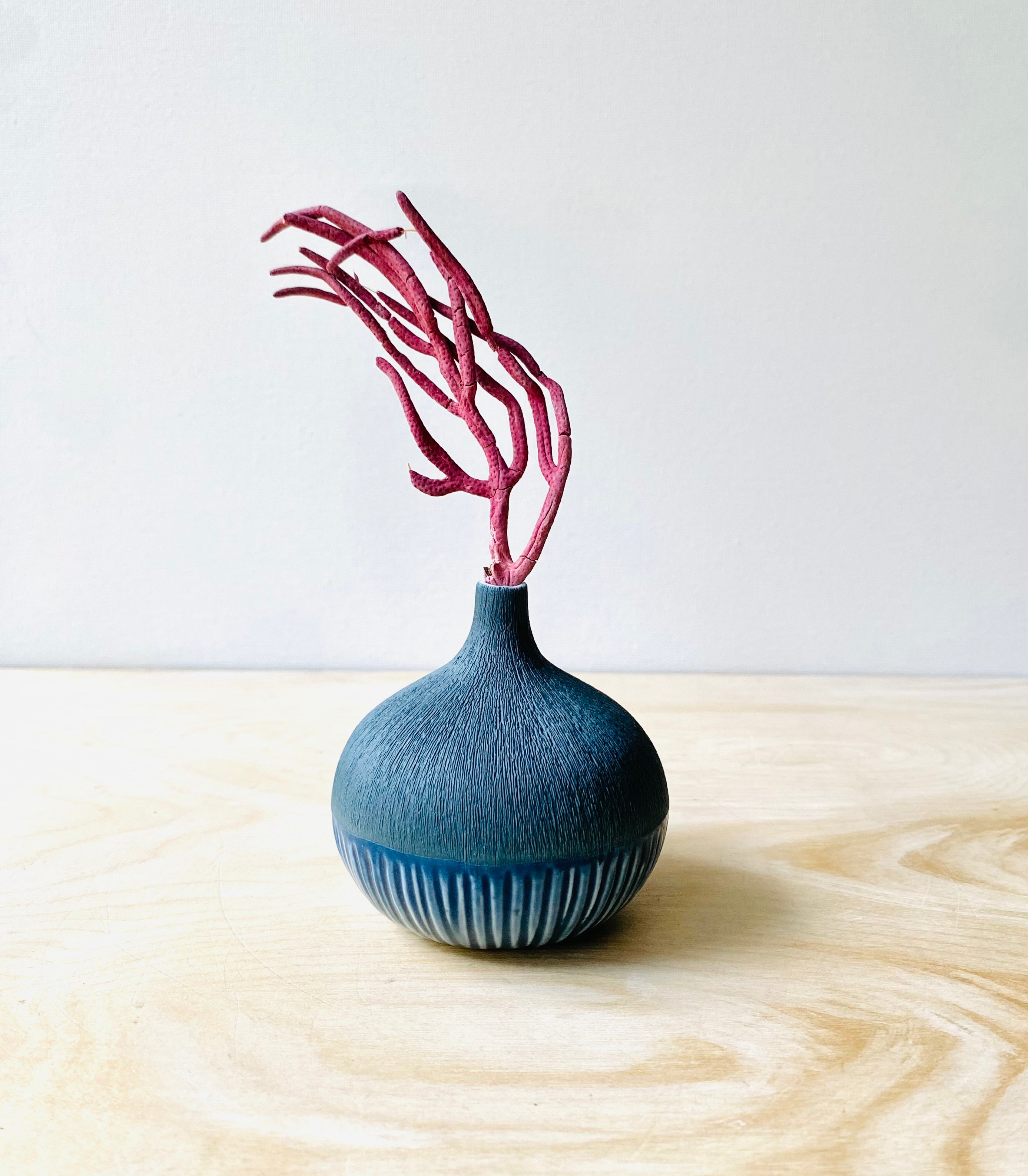 Tiny Porcelain Vase, Bud Vase, Modern Container – forestmeetssea